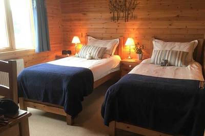 Countryside Log Cabin 28610 in Matlock | DisabledHolidays.com