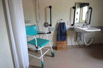 Countryside Log Cabin 28610 in Matlock | DisabledHolidays.com