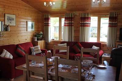 Countryside Log Cabin 28610 in Matlock | DisabledHolidays.com